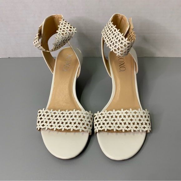 XOXO | Shoes | Xoxo White Sadler Velcro Ankle Floral Wedge Sandal Size ...